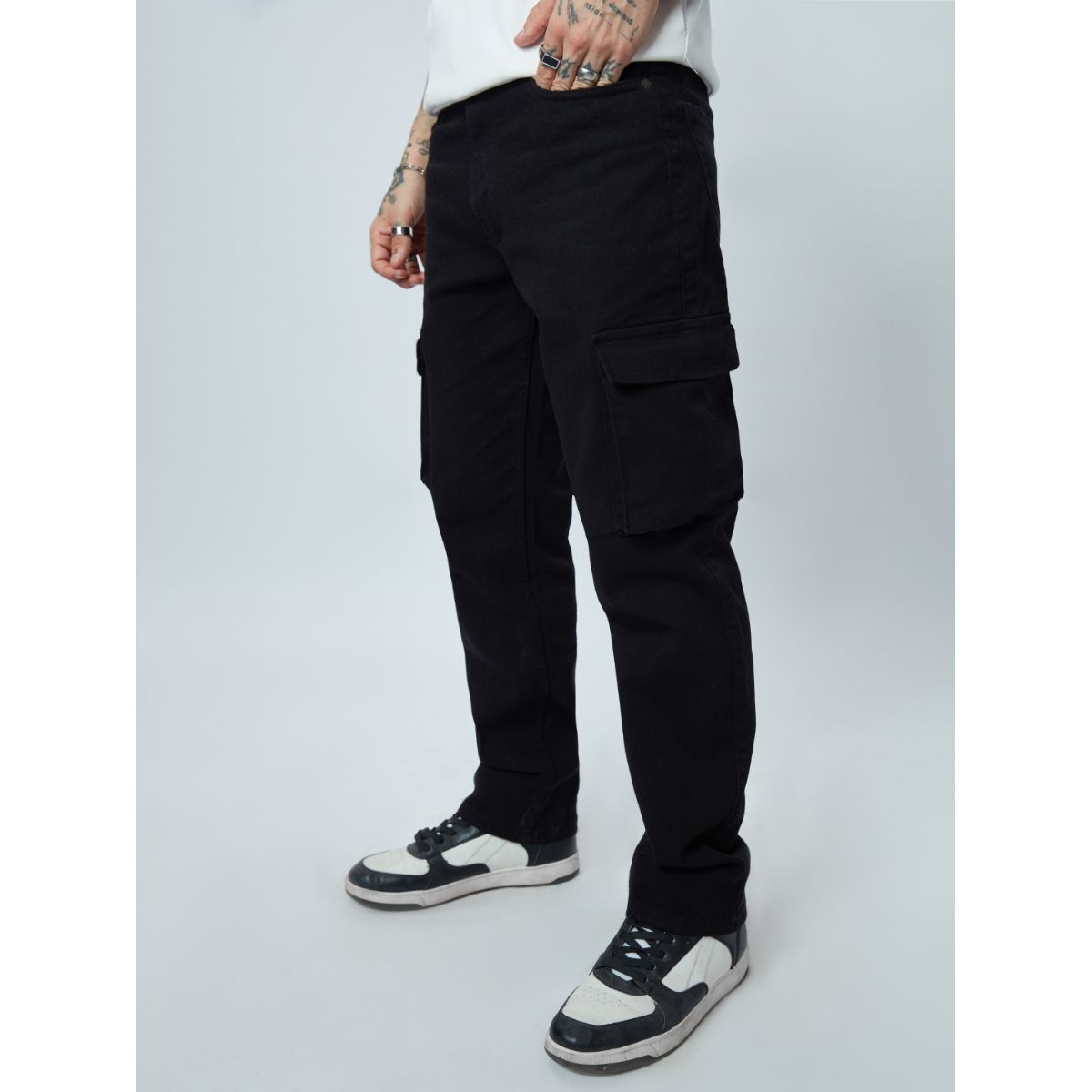 Buy The Souled Store Solids : Black Straight Fit Men Cargo Jeans Online