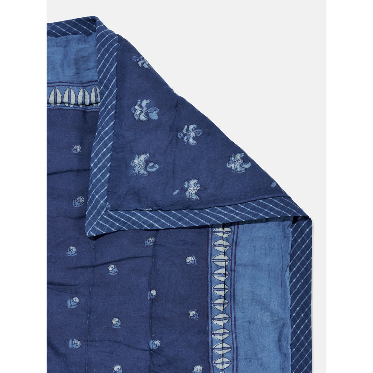 Fabindia Sameera Cotton Dabu Print Quilt: Buy Fabindia Sameera Cotton ...