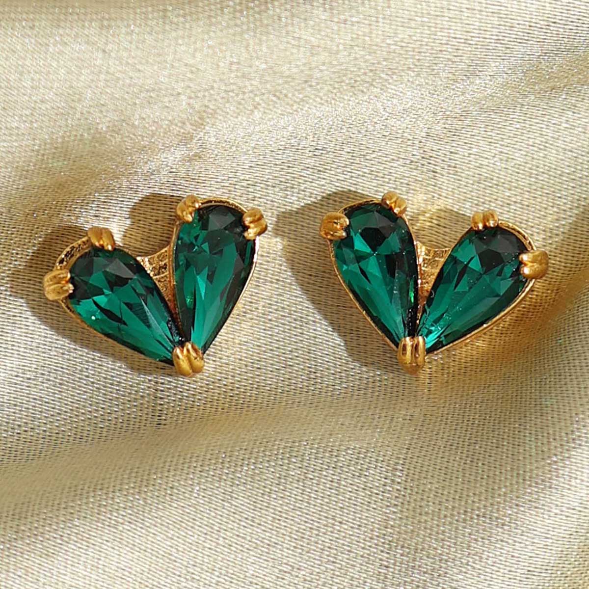 Buy Pipa Bella by Nykaa Fashion Stud Earrings Brass 18k Gold Plated ...