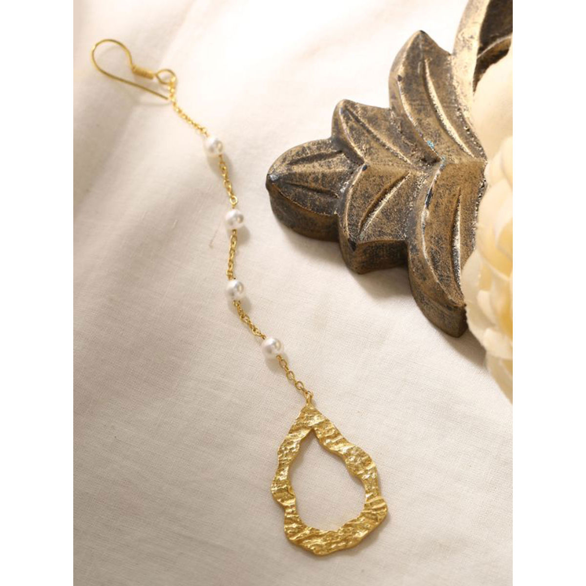 Buy Mitali Jain Sandra Gold Dainty Maang Tikka Online