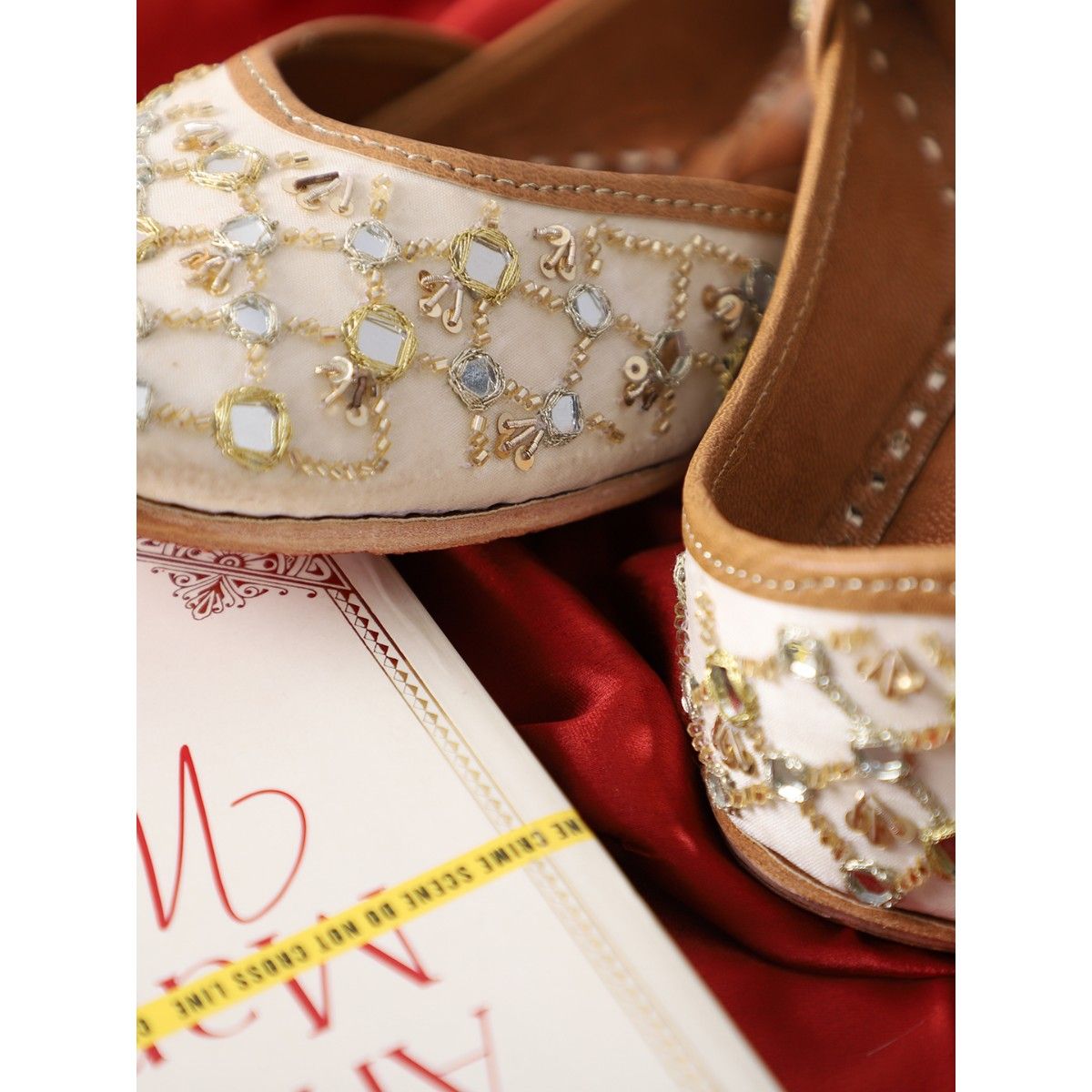GLAM STORY Punjabi Jutti For Women White Embellished Work: Buy GLAM ...
