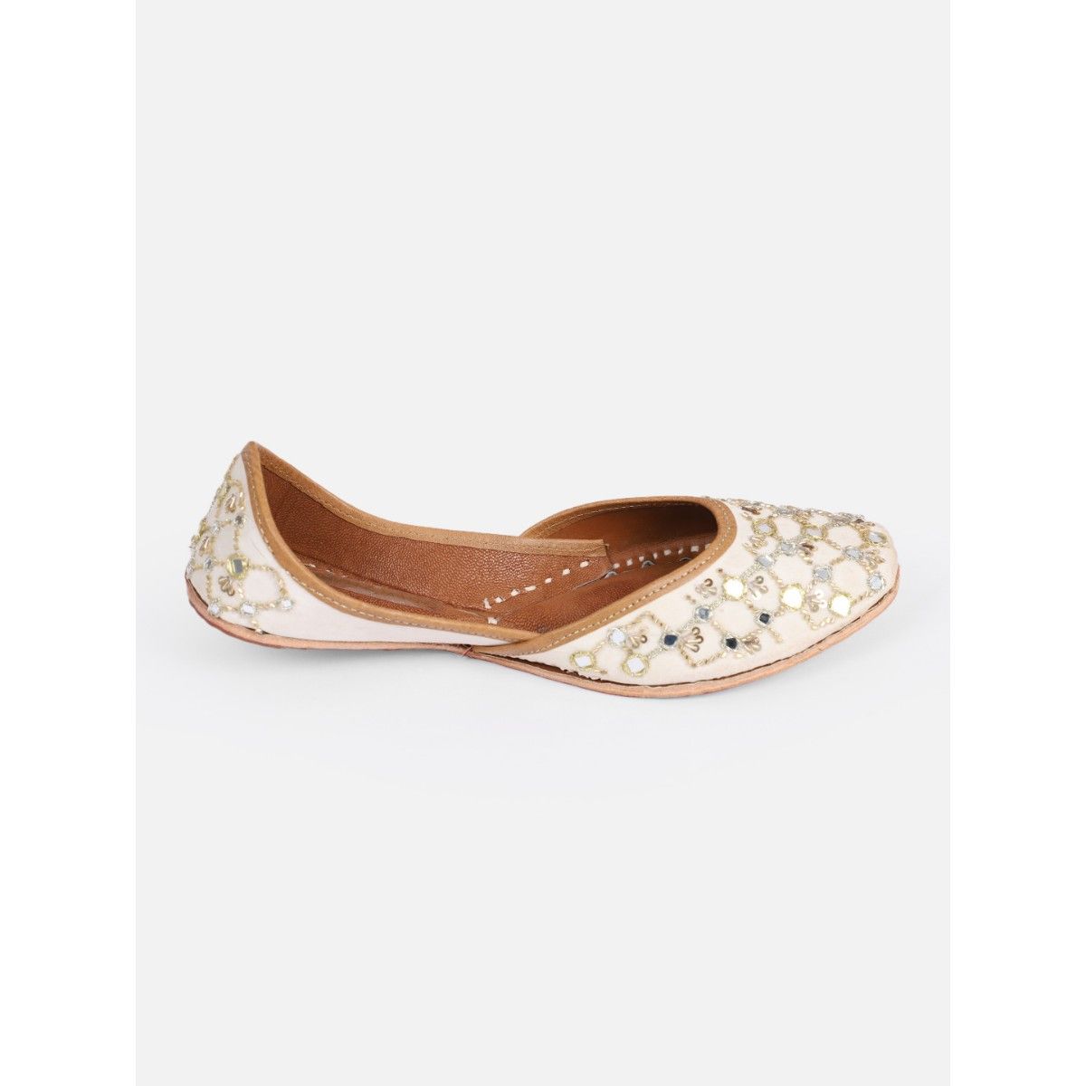 GLAM STORY Punjabi Jutti For Women White Embellished Work: Buy GLAM ...
