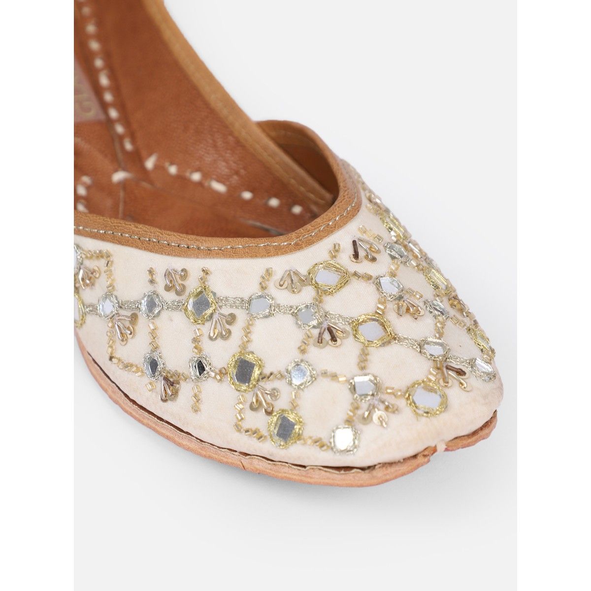 GLAM STORY Punjabi Jutti For Women White Embellished Work: Buy GLAM ...