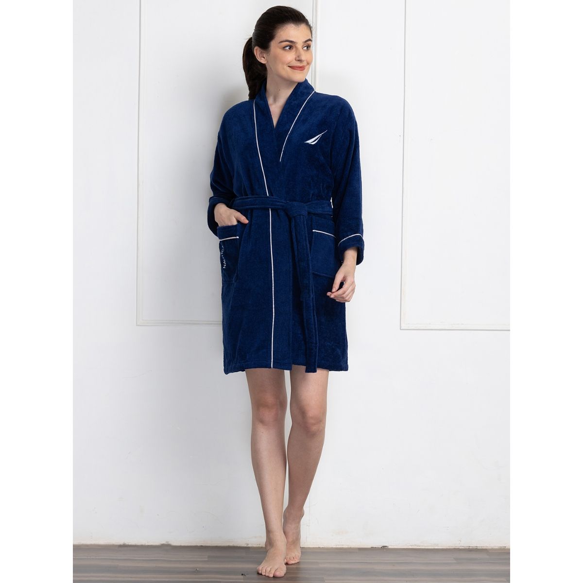 Nautica Luxurious Ultra Soft Bath Robe -2pc: Buy Nautica Luxurious ...