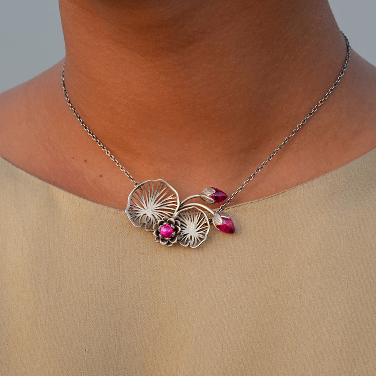 Shaya silver necklace store