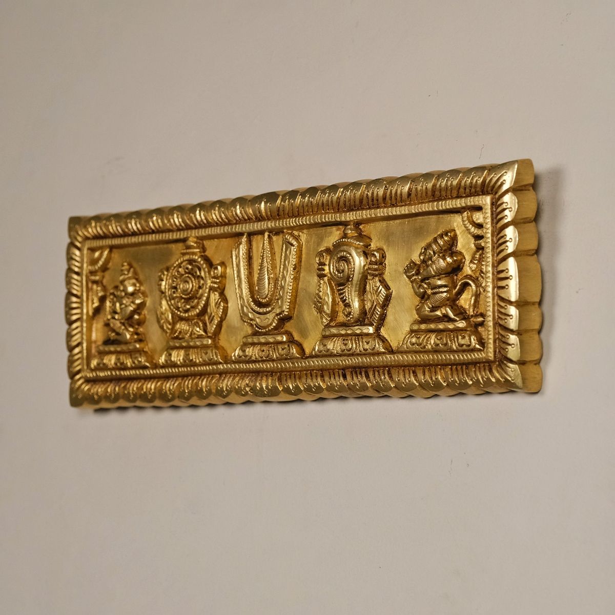 Buy Ekaa Handicrafts Brass Shankh Chakra Tilak Lord Vishnu Symbol Wall ...