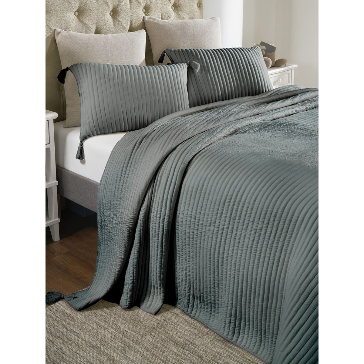 Buy PLUCHI Waseme Cotton Polyester Filled Bedcover with 2 Pillow Covers ...