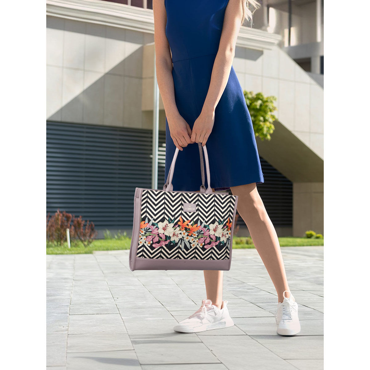 Buy The Clownfish Floral Printed Handbag Online