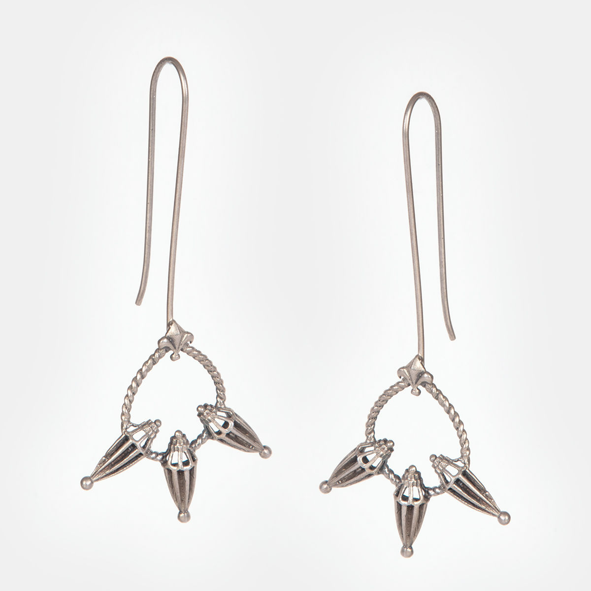 Buy Shaya by CaratLane Champakali Inspired Wire Earrings Online