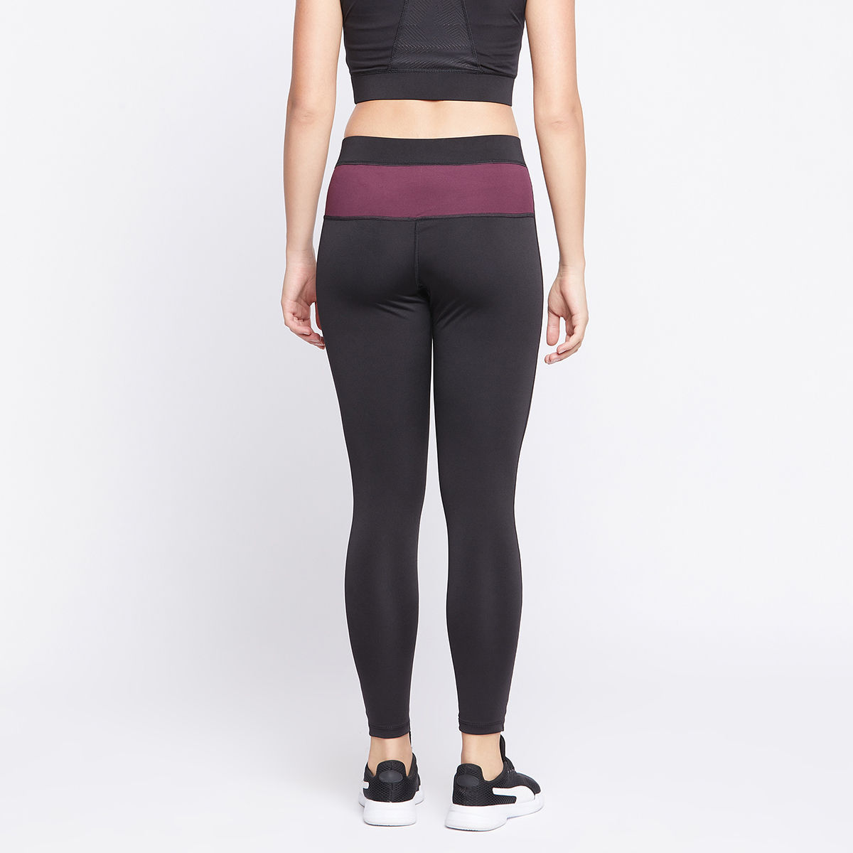 Buy Clovia Snug Fit Active Tights - Black Online