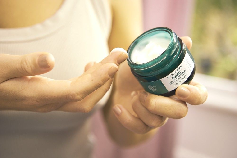 The Body Shop Edelweiss Intense Smoothing Day Cream: Buy The Body Shop ...