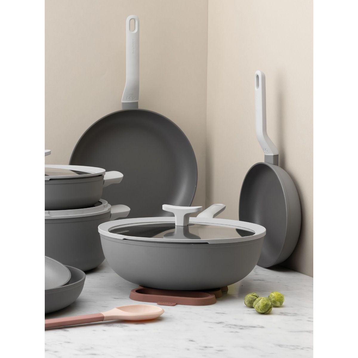 Buy BergHOFF Leo Non-Stick Covered Wok Online