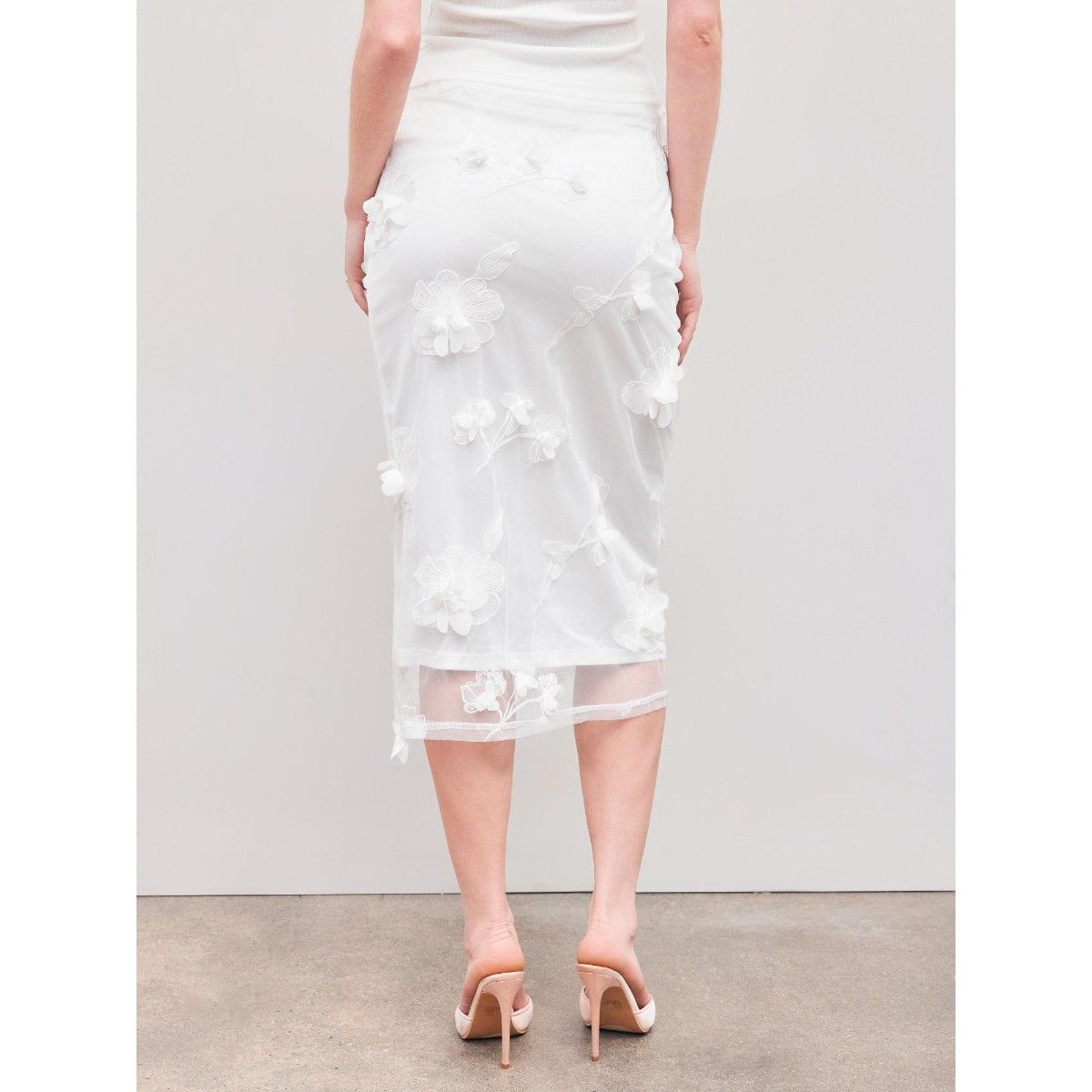 Buy Cider White Mid Rise 3D Flower Embroidery Midi Skirt Online