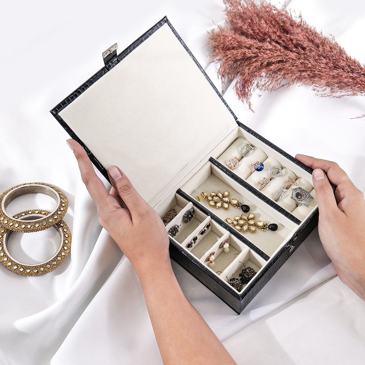 La Trove Luxury Premium Portable Jewellery Storage Box