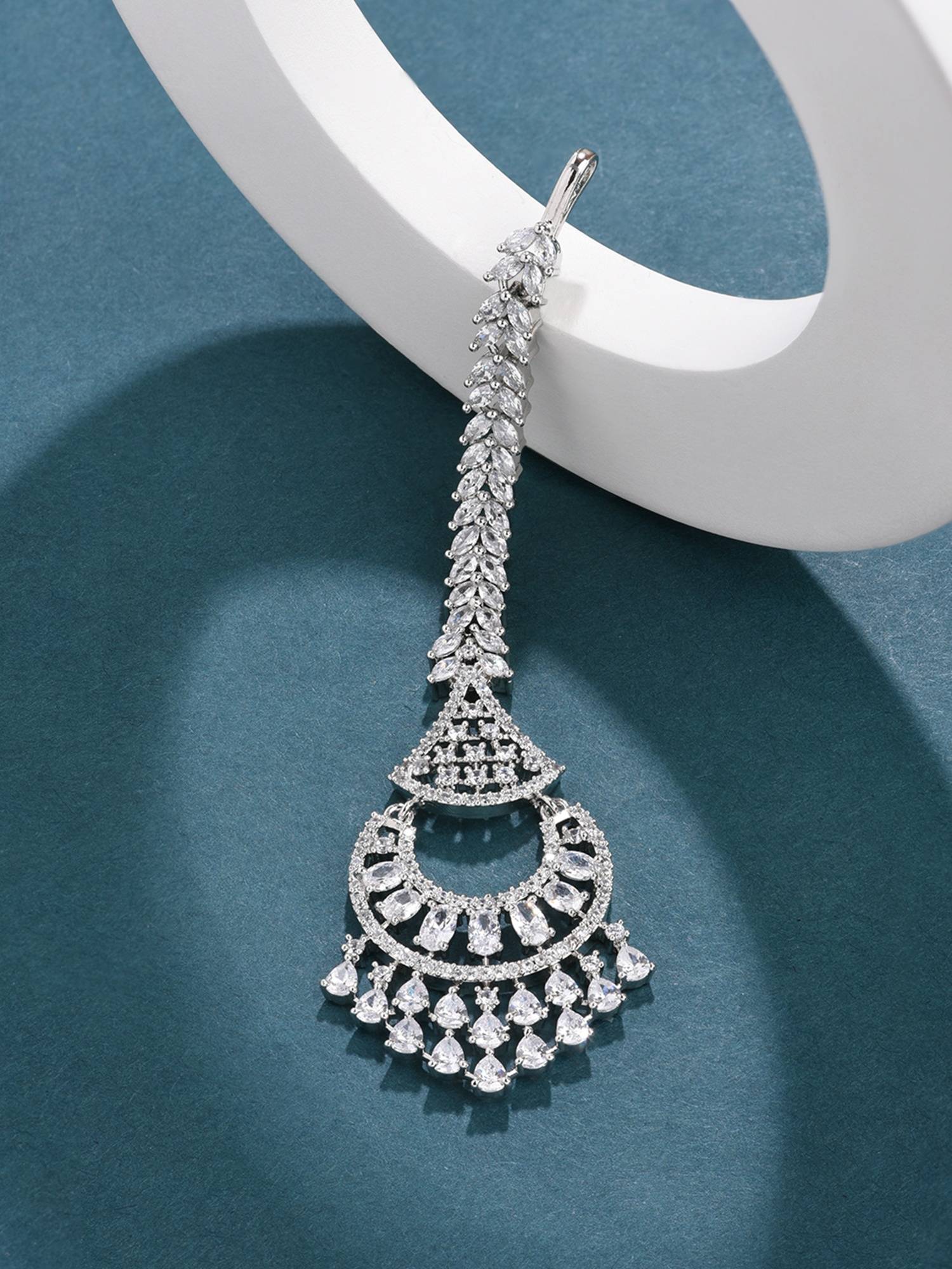 Buy Fida Wedding Luxurious Rhodium-Plated American Diamond Maang Tikka ...