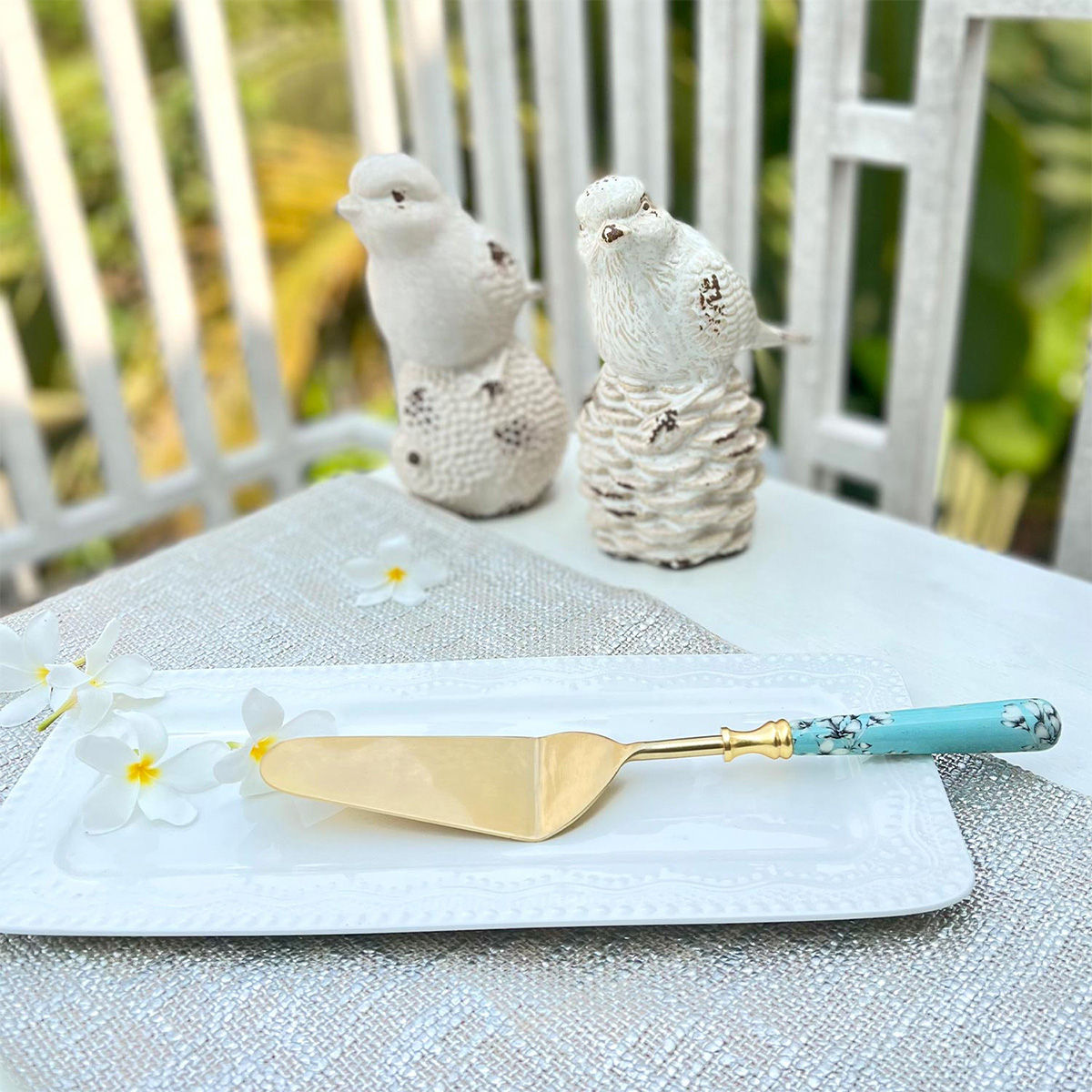 Faaya Gifting Single Cake Server - Alaskan Dream: Buy Faaya Gifting ...