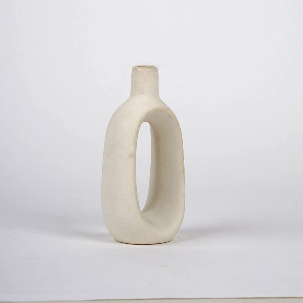 Buy PUREZENTO Keiko Vase In Color Off White Online