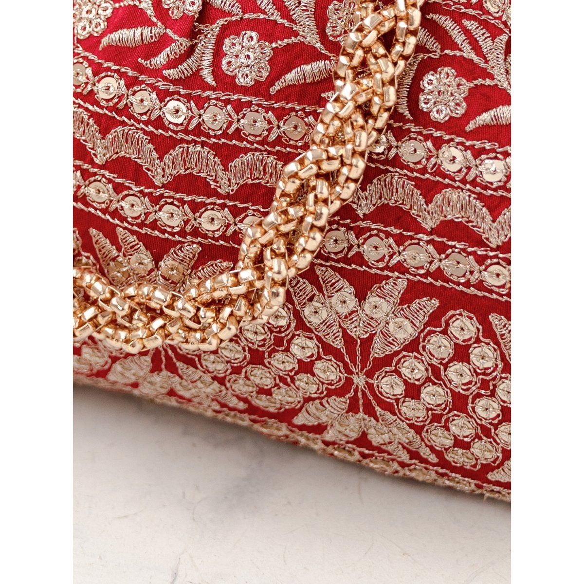 Buy AMYRA Mirai Vintage Clutch - Red Online Buy AMYRA Mirai Vintage Clutch - Red Online