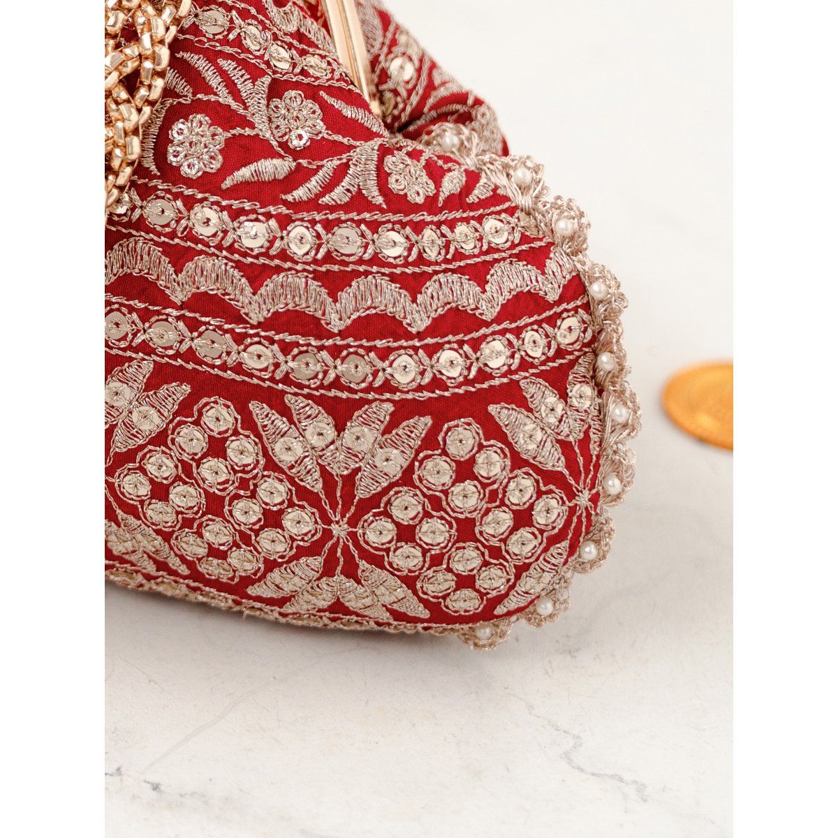 Buy AMYRA Mirai Vintage Clutch - Red Online Buy AMYRA Mirai Vintage Clutch - Red Online