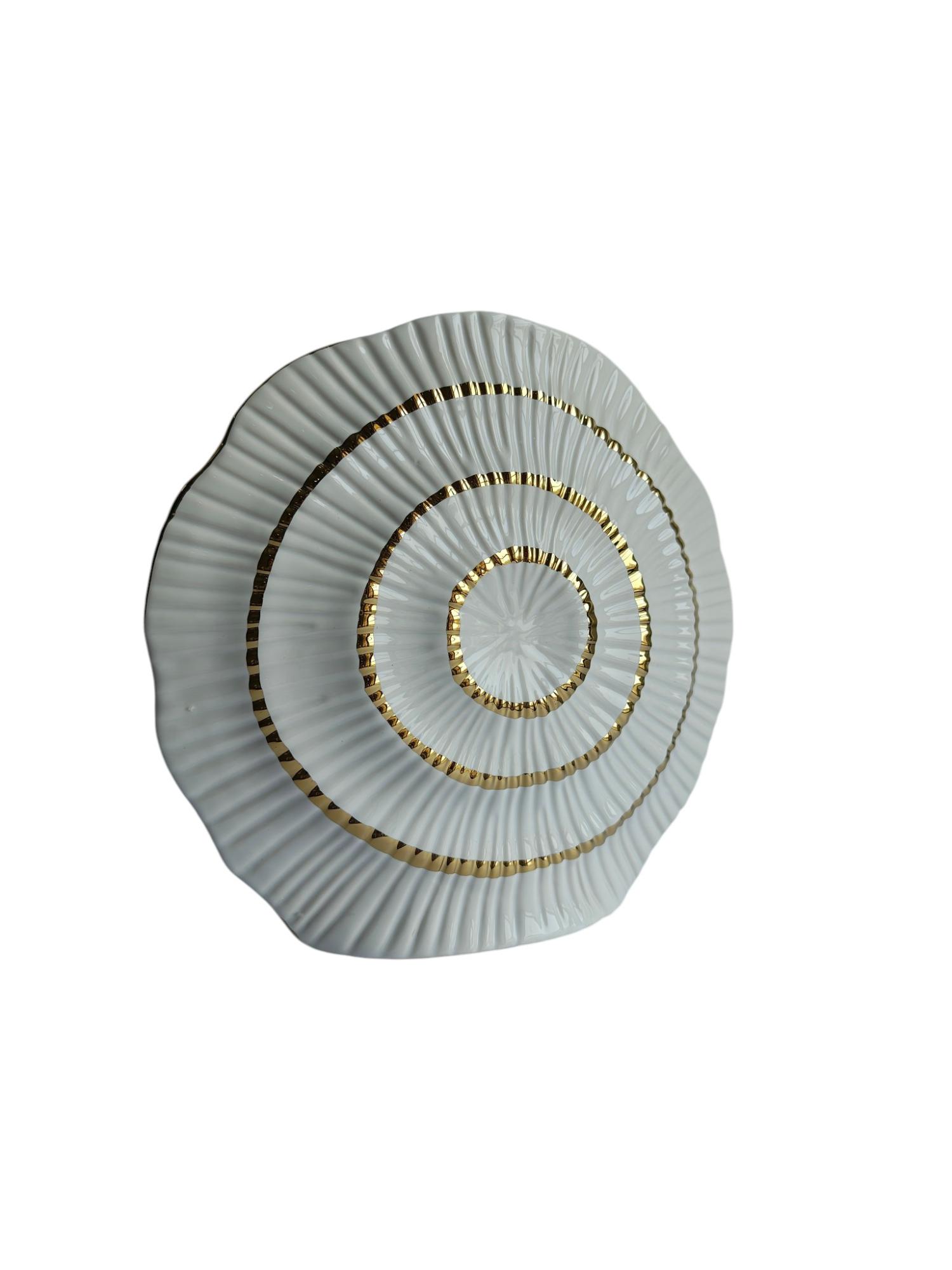 Buy Sun Mun Decors White & Golden Shell Shaped Vase Online