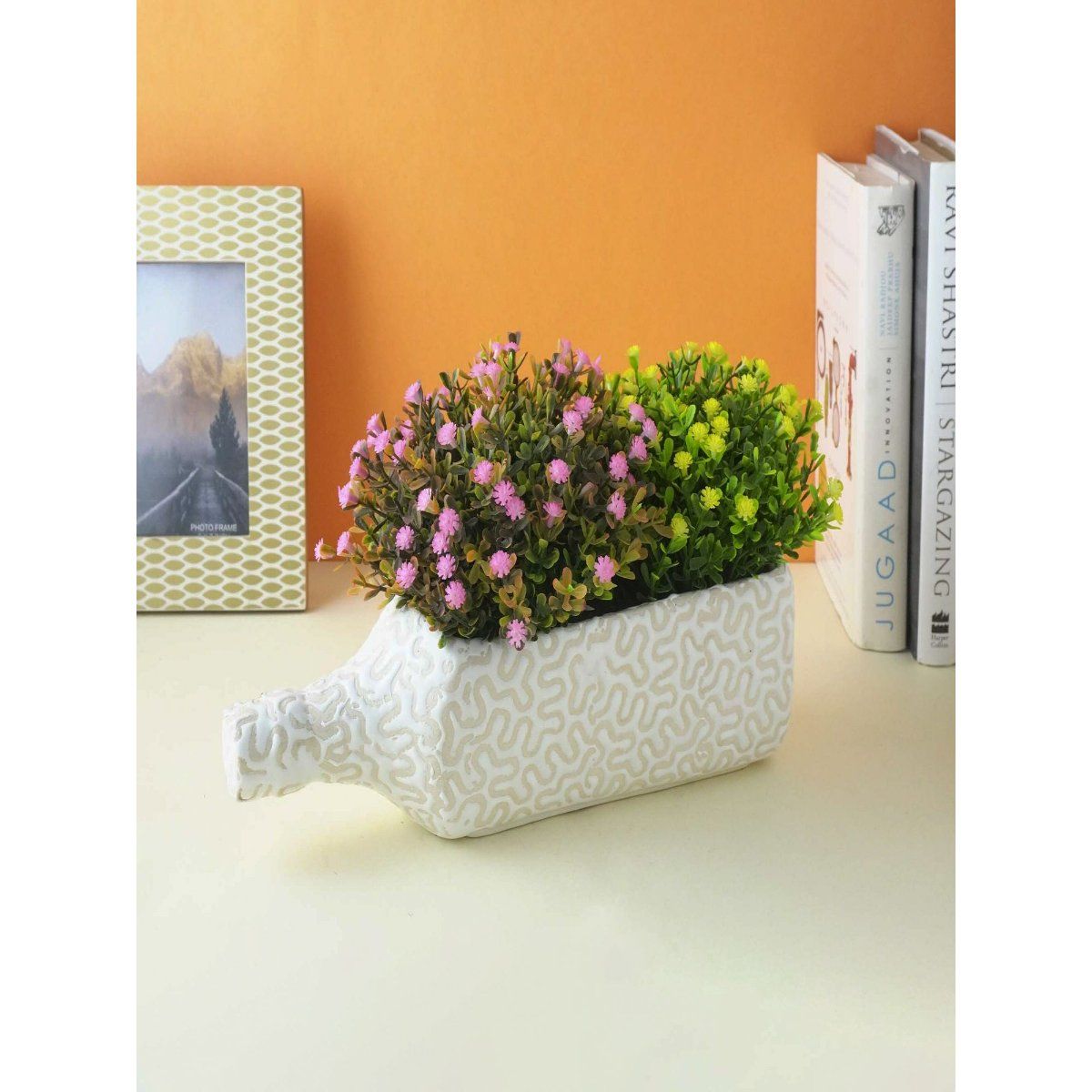 Buy The Decor Mart White Zig - Zag Bottle Planter Online Buy The Decor Mart White Zig - Zag Bottle Planter Online