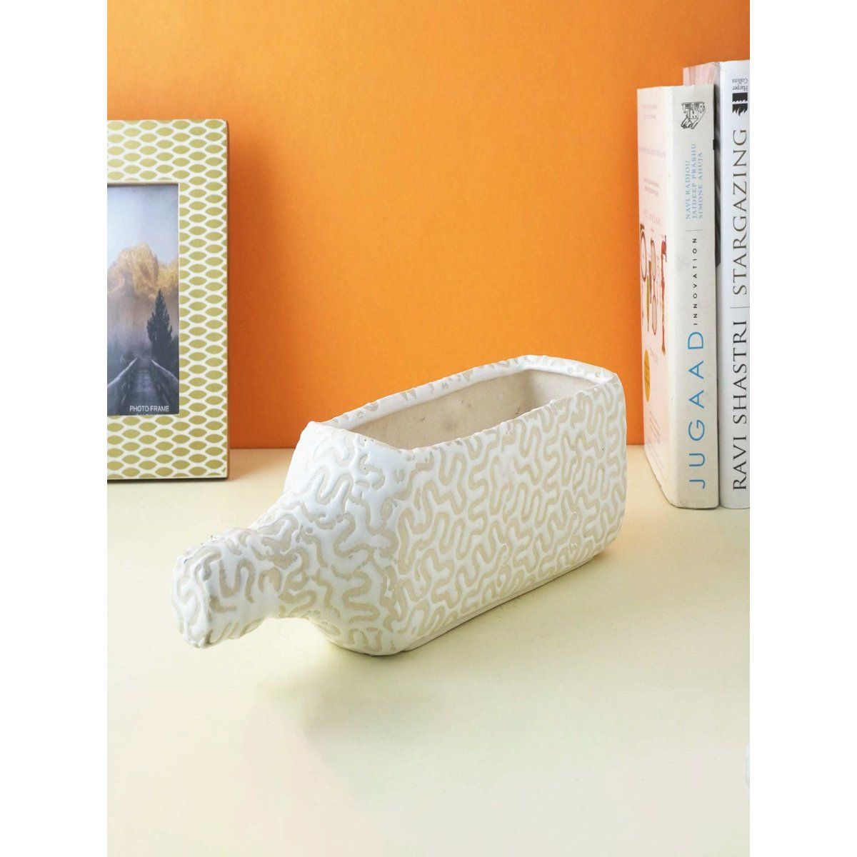 Buy The Decor Mart White Zig - Zag Bottle Planter Online Buy The Decor Mart White Zig - Zag Bottle Planter Online
