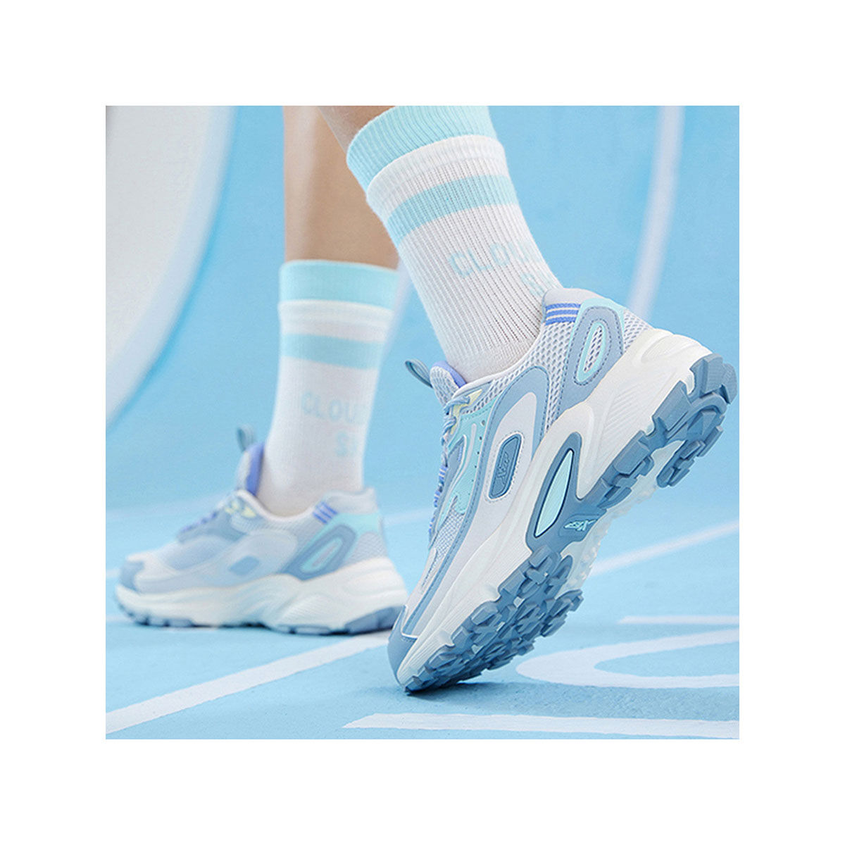 Buy Xtep Women Moonbeam Blue Textured Running Shoes Online