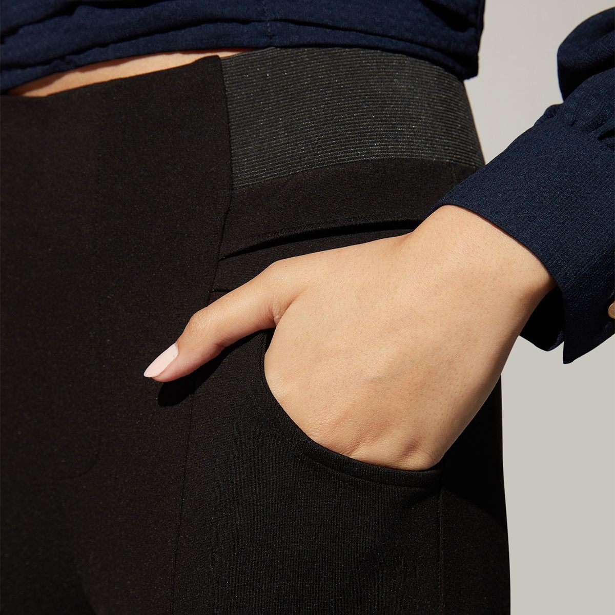 Buy Twenty Dresses by Nykaa Fashion Basics Black Solid Fitted Jeggings Online