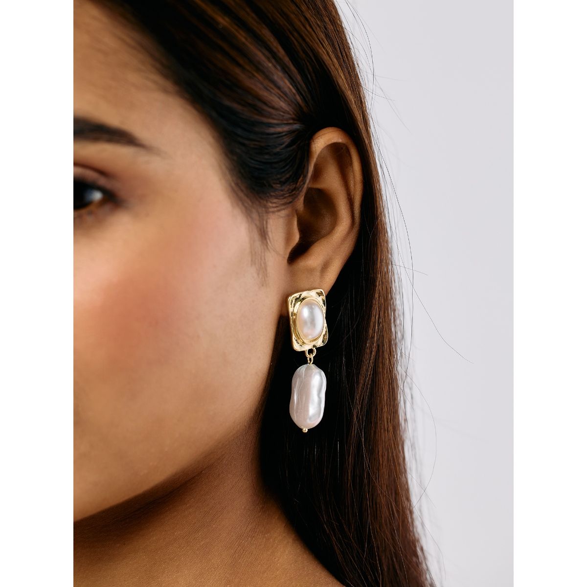 Buy Pipa Bella by Nykaa Fashion White And Gold Mother of Pearl Drop Earrings Online