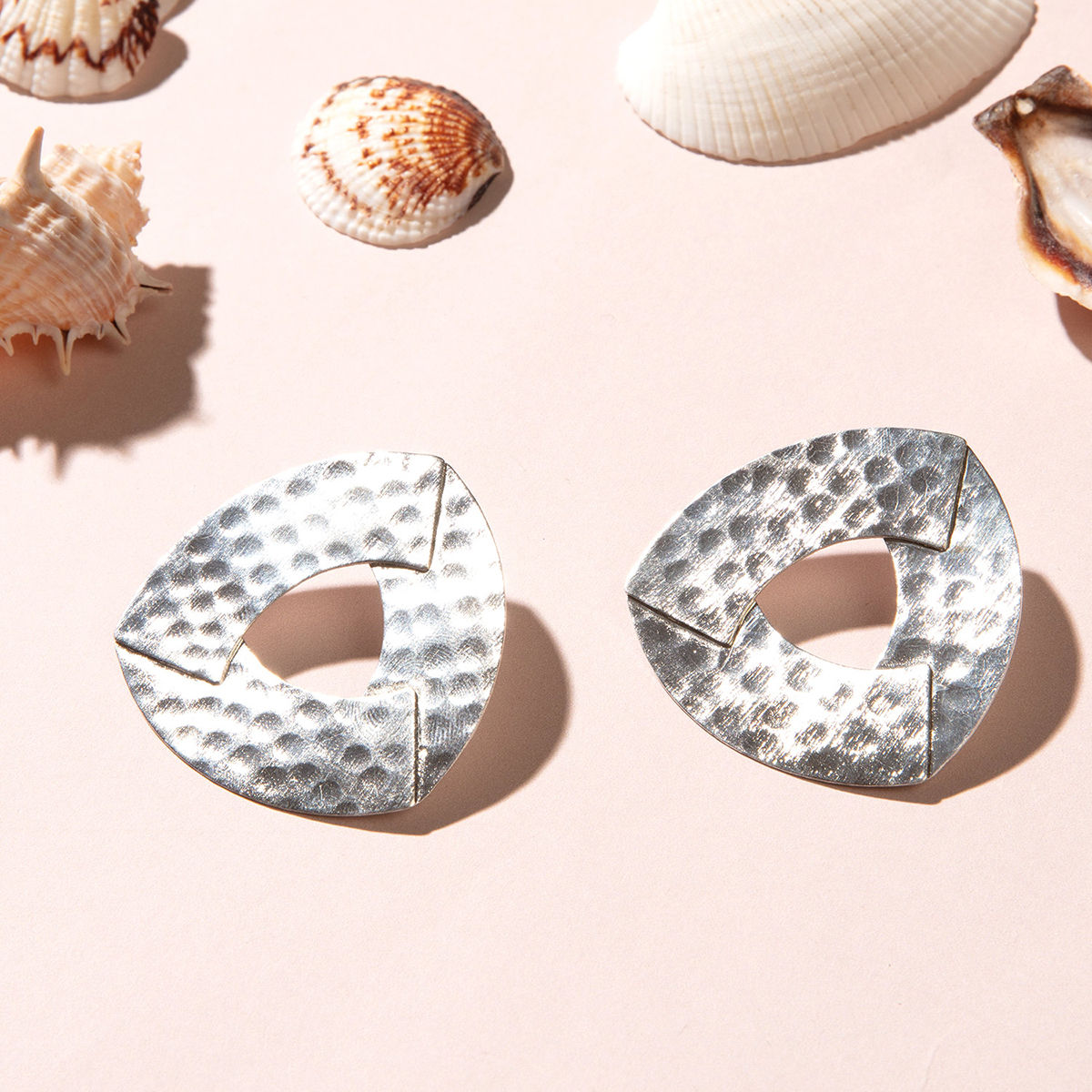 Buy Pipa Bella by Nykaa Fashion Classic Silver Plated Textured Stud ...