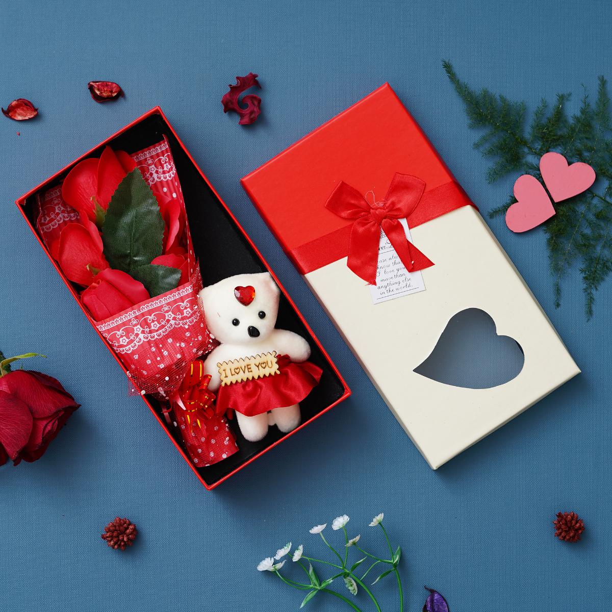 Buy eCraftIndia Combo of Set of 8 Love Post Cards, "Love" Gift Box ...