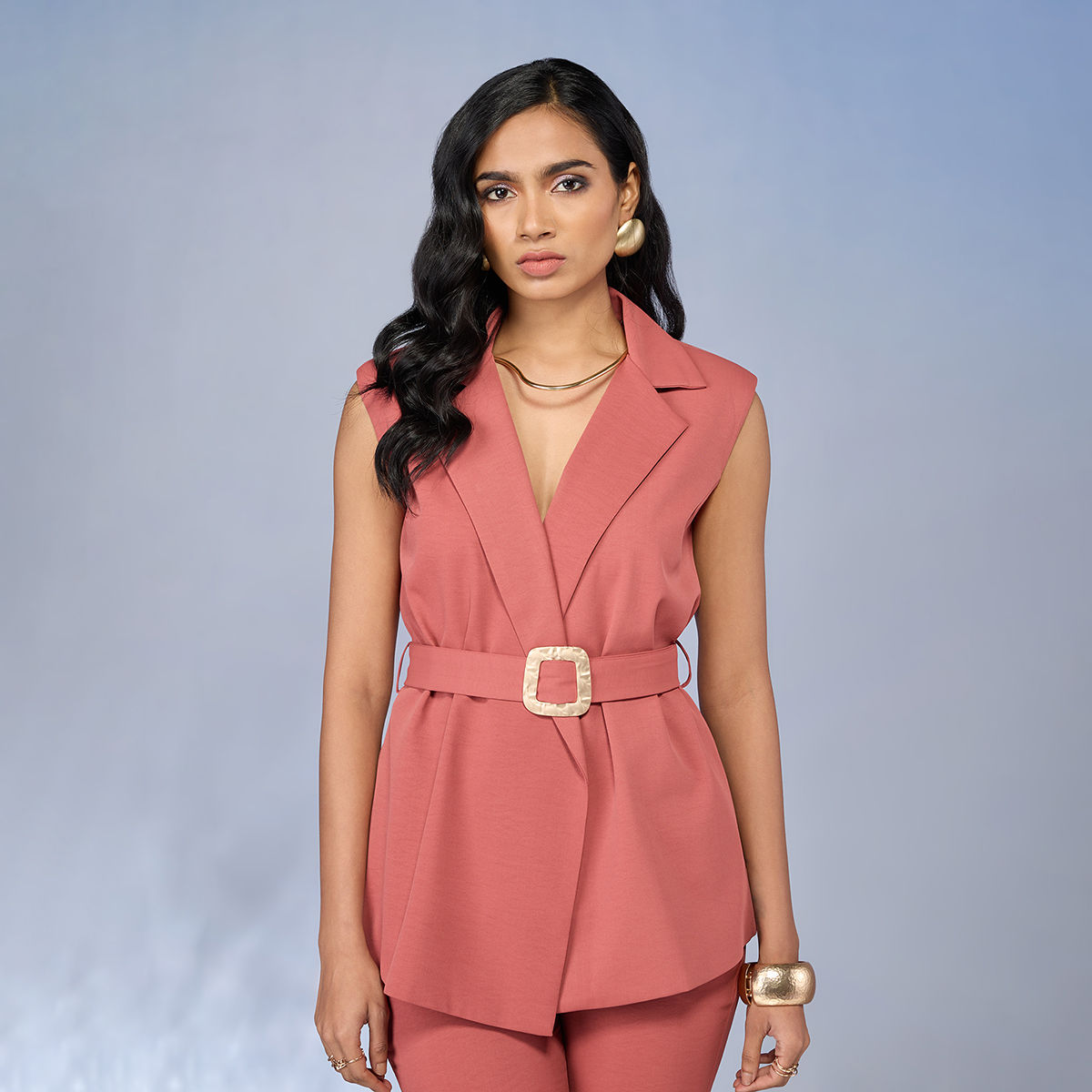 RSVP by Nykaa Fashion Pink Solid Gold Buckled Sleeveless Jacket (Set of ...
