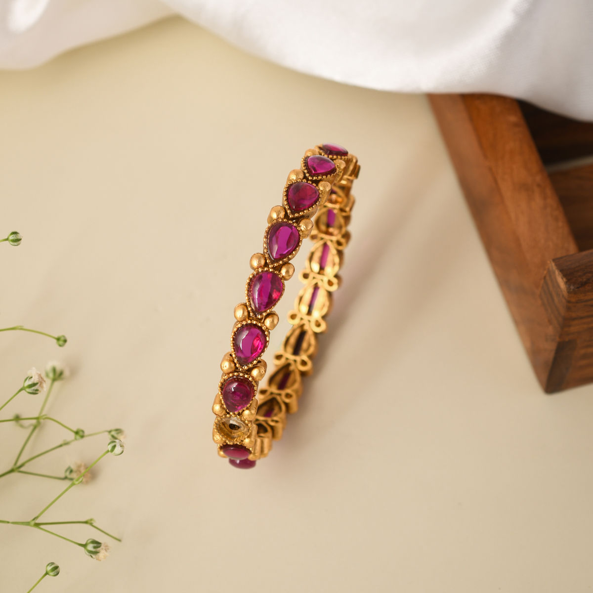 Buy Designbox Gold Tone Pink Kemp Stone Kada Online