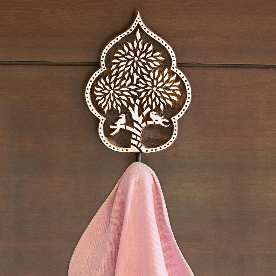 ExclusiveLane Charming Tree' Hand-Carved Block Wall Hook & Towel Holder ...