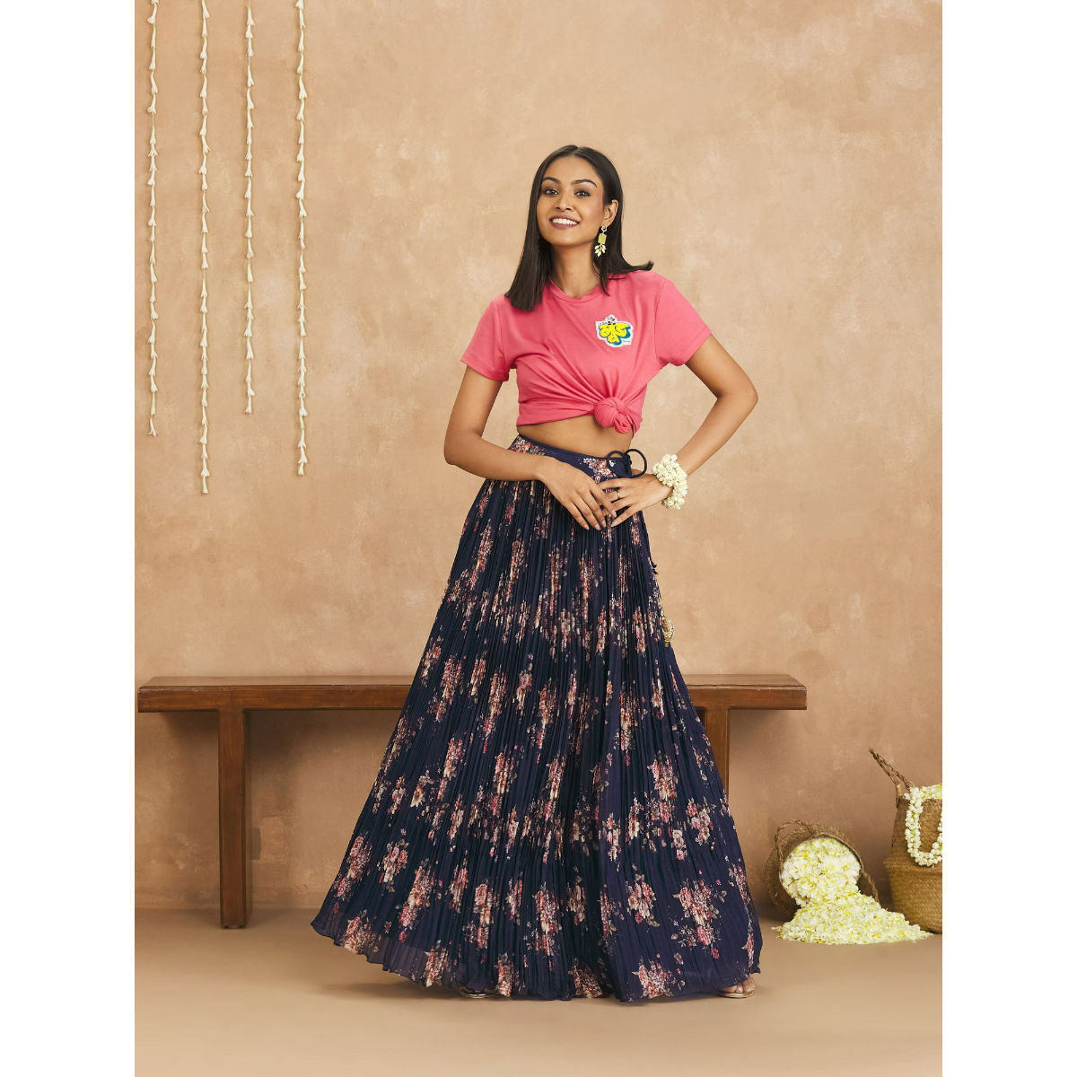 Gajra Gang Pataka Kudi Pink Slogan Badge T shirt GGTOP08: Buy Gajra ...