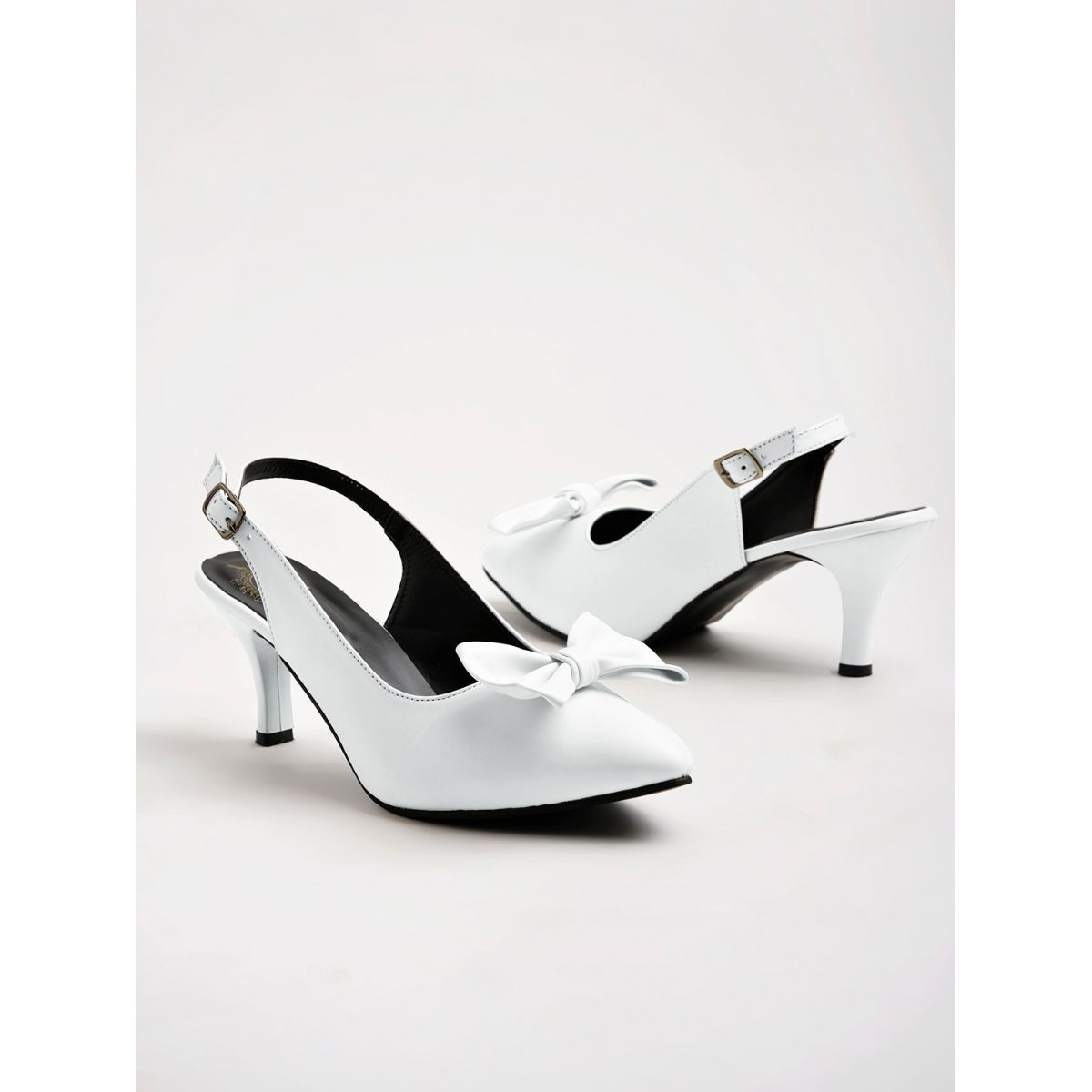 Buy Shoetopia Pointed Toe & Bow Detailed White Pumps Online