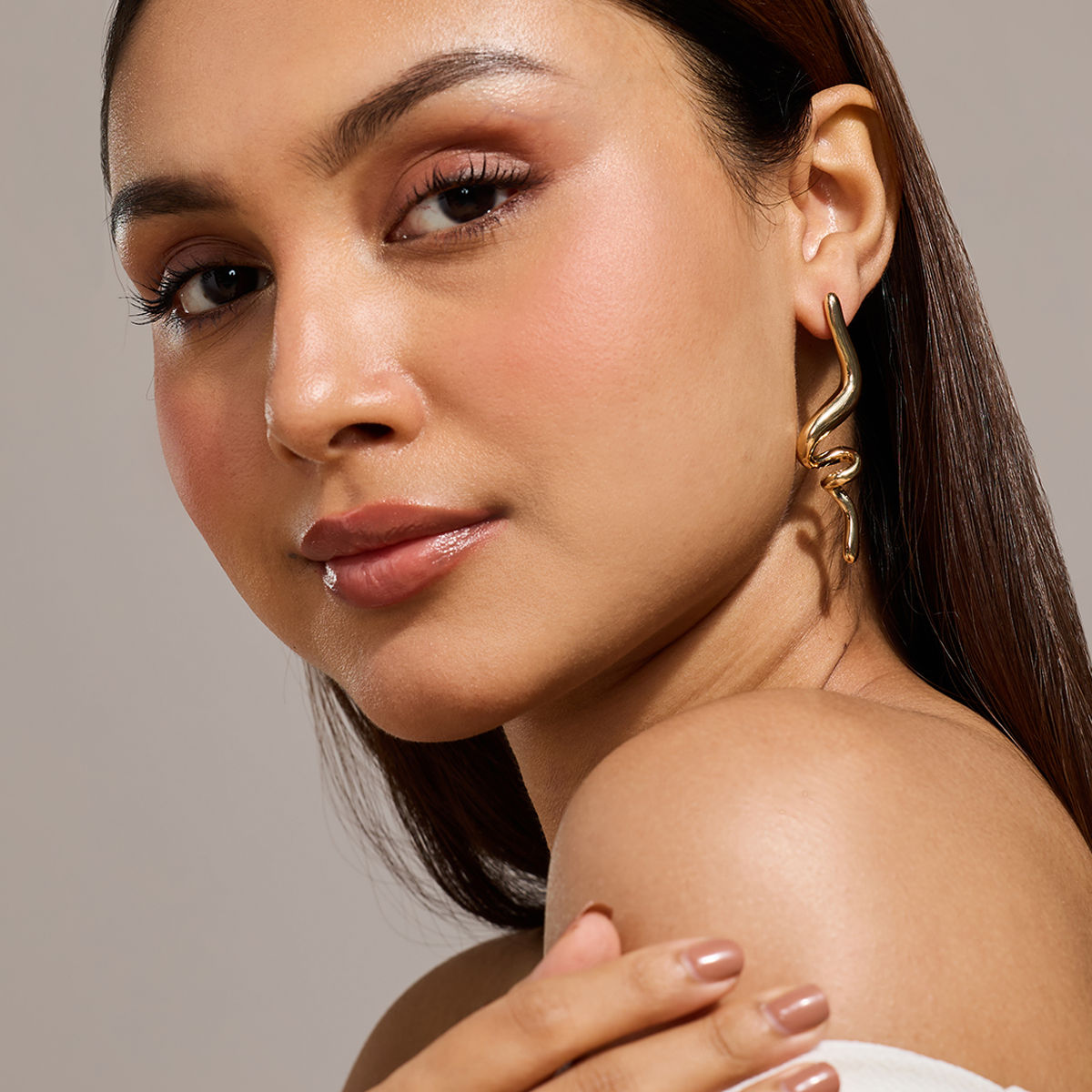 Buy Pipa Bella by Nykaa Fashion Gold Abstract Spiral Long Drop Earrings ...