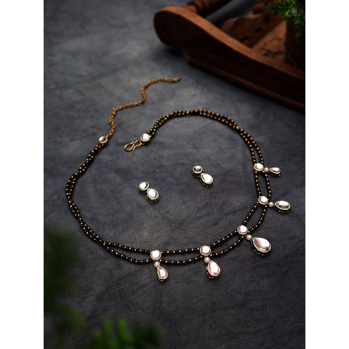 Choker style mangalsutra store