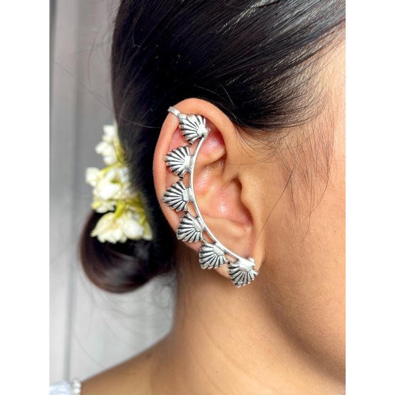 Buy ISHKAARA Oxidized Silver Shell with Curves Shaped Ear Cuffs Online