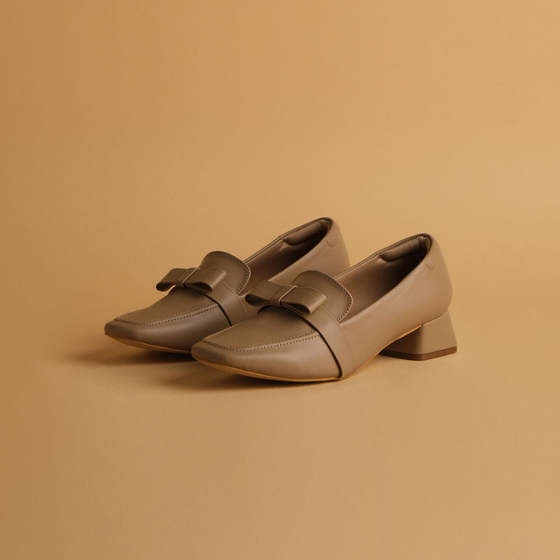 Buy Eridani Beige Ellen Solid Block Pumps Online