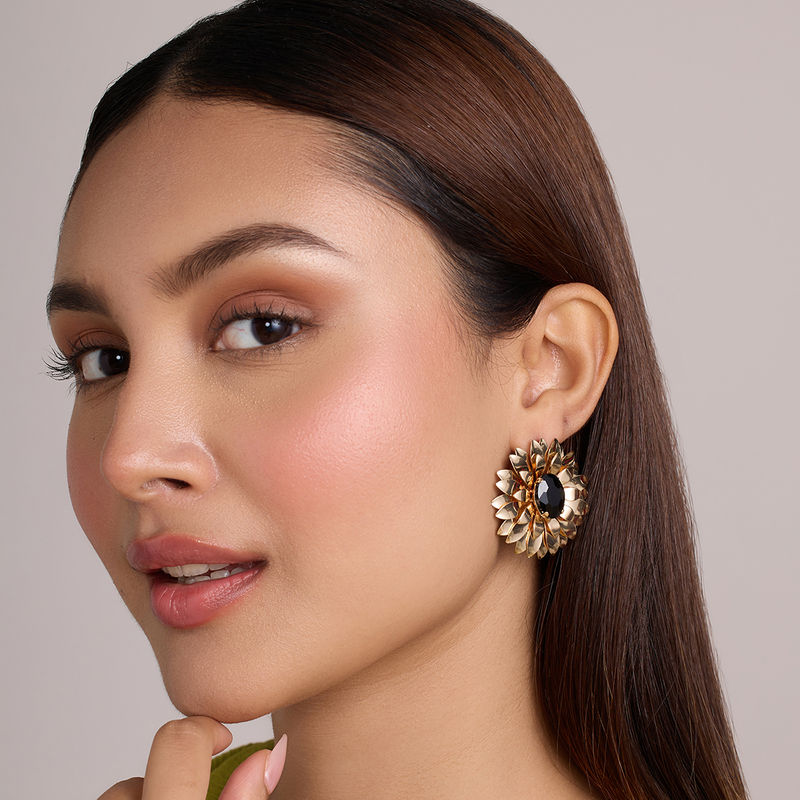 Buy Pipa Bella by Nykaa Fashion Gold Patterned Black Stone Stud ...