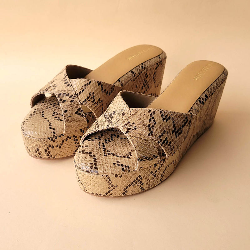 Buy Tic Tac Toe Brown Animal Cross Wedge Online