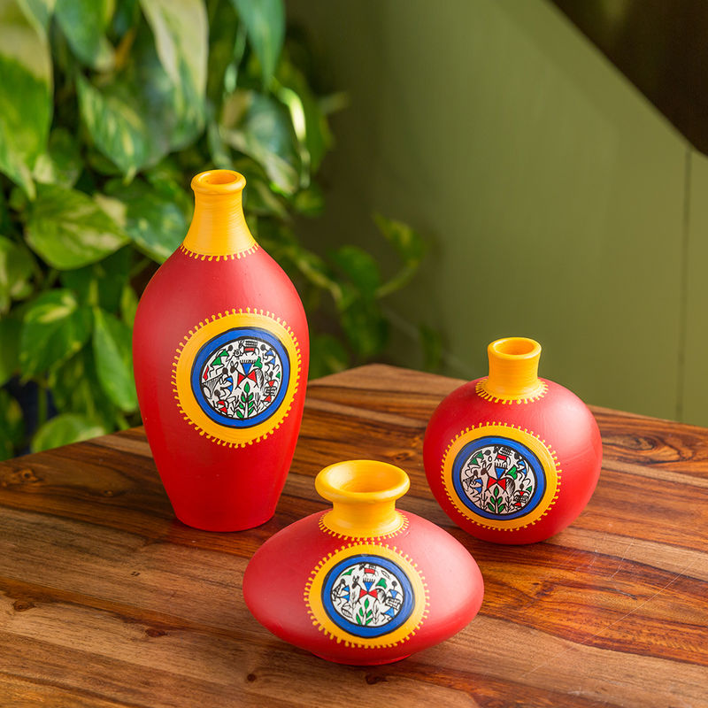 ExclusiveLane Red Pear & Matkis Trio' Warli Vases In Earthen Terracotta ...