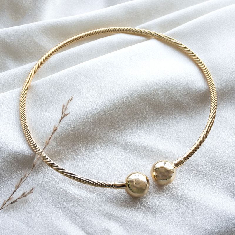 Buy UPAKARNA Chunky Sleek Choker Online