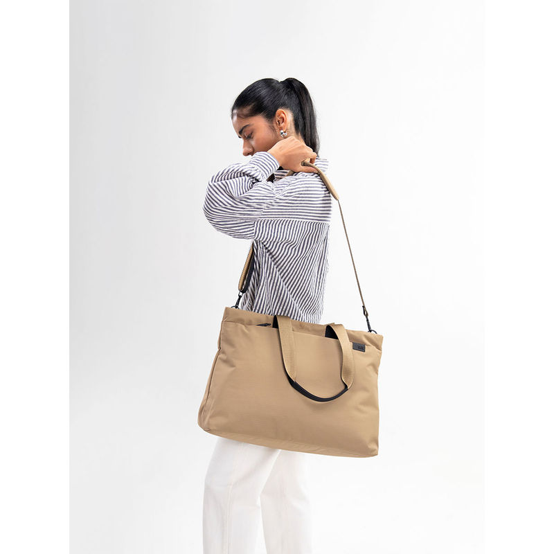 Buy DailyObjects Unisex Solid Pivot Weekender Duffle Bag With ...