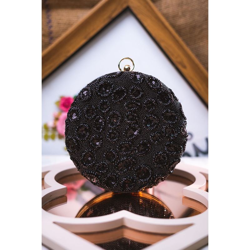 Buy NR BY NIDHI RATHI Black Embellished Round Box Clutch Online