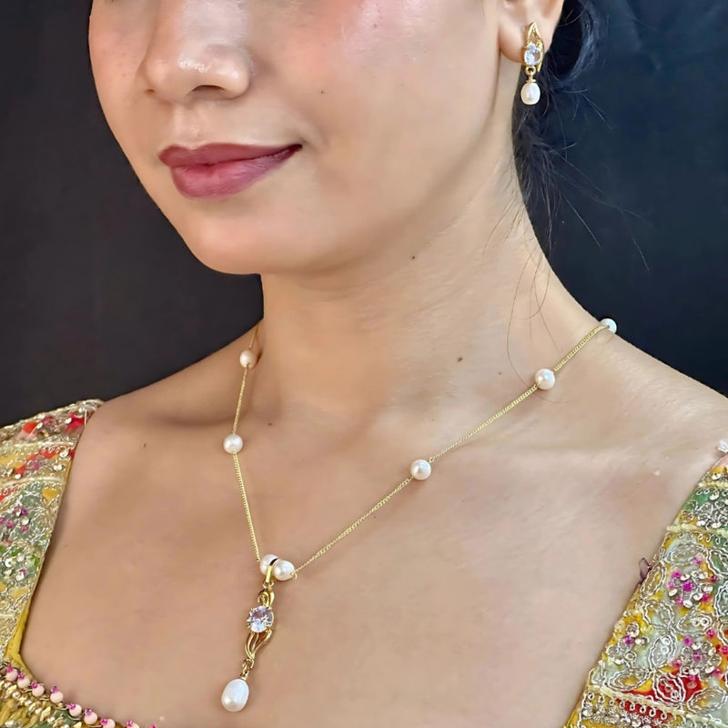 Buy Sri Jagdamba Pearls Off White Zoey Pearl Pendant Necklace with ...