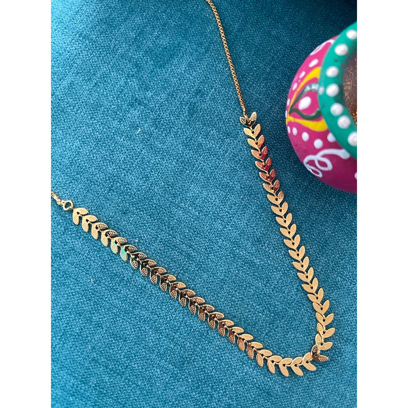 Buy Digital Dress Room Leaf Design Chain Short Necklace Online