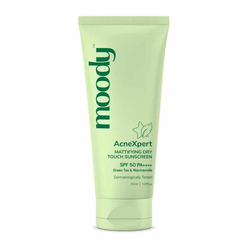 Buy Moody Acnexpert Mattefying Dry Touch Sunscreen SPF 50 PA++++ Online