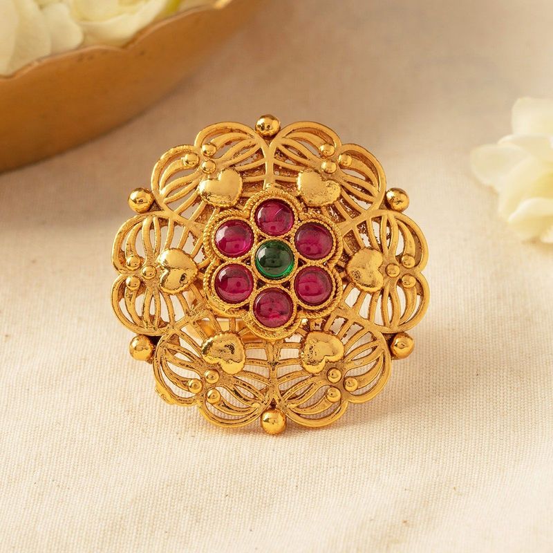 Buy Azai by Nykaa Fashion Gold Tone Flower Motif Ring Online